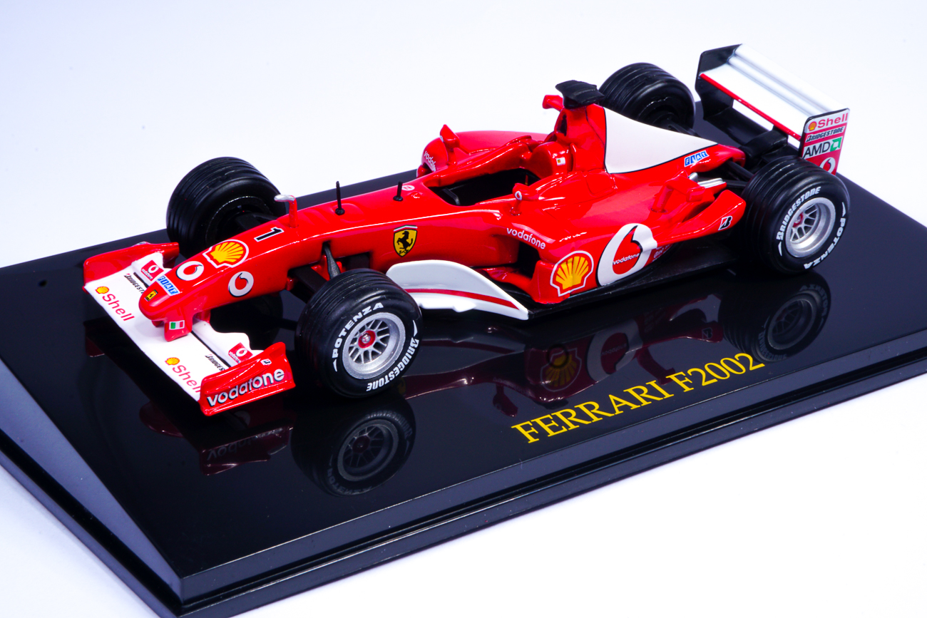 Michael Schumacher Ferrari F2002 Campione del Mondo Scala 1:43